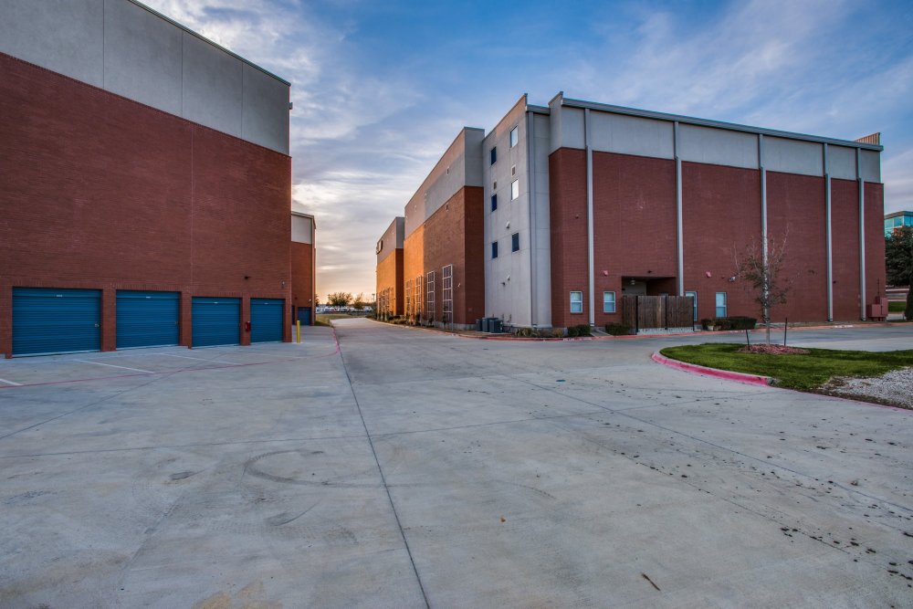 Self Storage Units for Rent in Plano, TX | Advantage Storage